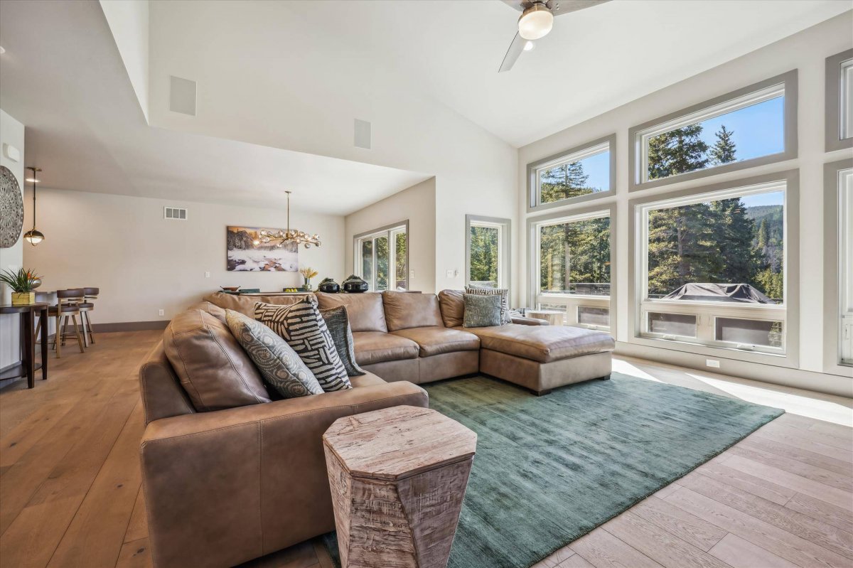 Golden Fox House - Exotic Estates